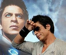 SRK takes cue from Alfred Hitchcock for 'RA.One'