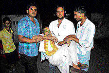 Freed oldest prisoner gets 'official' send-off