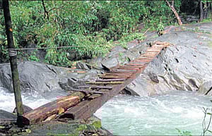 Mathav residents need a bridge