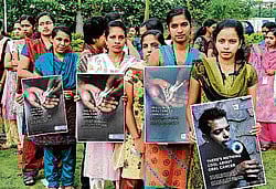 'Mainpuri tambakoo' causes cancer, Pak bans product