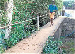 Kota residents demand bridge