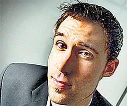 Looking towards right doesn't suggest fibbing