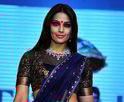 Movie Snippets: Bipasha wants more Indian wear