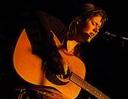 Adele seeks treatment for stage fright