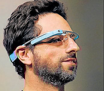 Google looks to make its computer glasses stylish