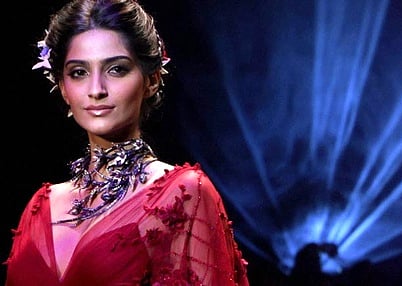 Sonam, Sonakshi to walk the ramp at India Intl Jewellery Week