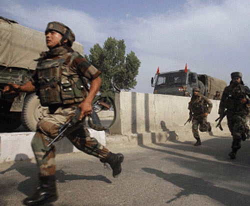 Militants attack security forces convoy