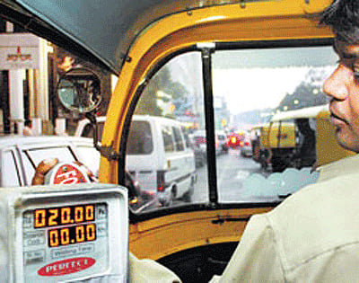 Minimium auto fare hiked to Rs 25 in B'lore