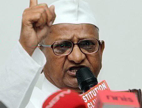 Anna thanks Rahul for passage of Lokpal Bill