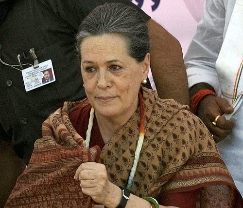 Sonia doing 'oonch-neech' politics: Modi