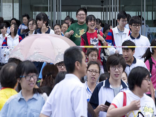 9 million Chinese students appear for national college test