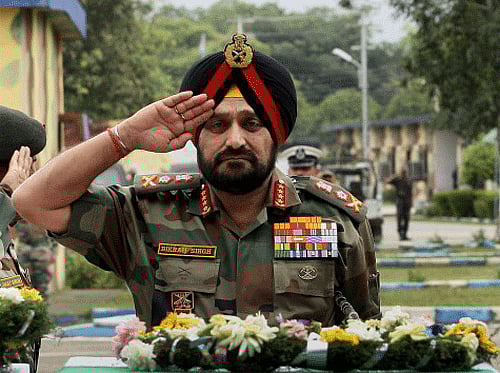 Army chief pays tribute to Kargil war martyrs