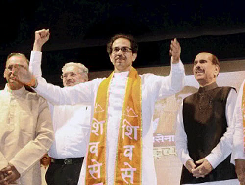 Time to return favour: Uddhav's message to Modi