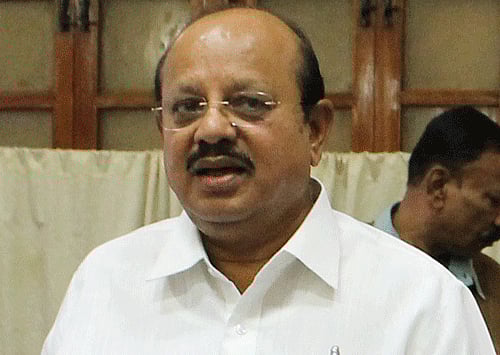 Sreenivas accuses Jayachandra of interfering in his work