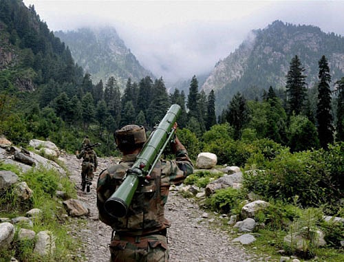 Pak shells border out posts along IB in Jammu sector