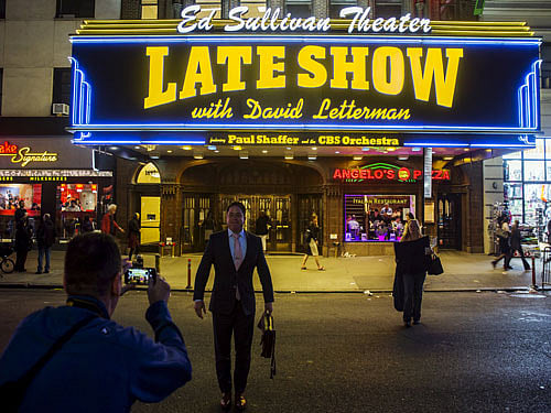 David Letterman signs off from 'Late Show'