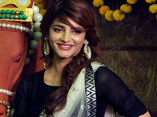 It'd be an honour to work with dad: Shruti Haasan