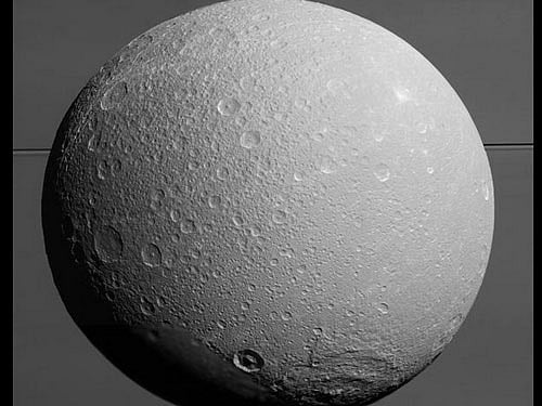 NASA's Cassini clicks Saturn's moon in best-ever resolution