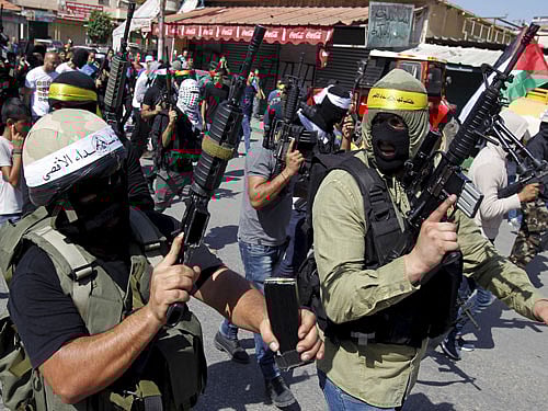 Palestinians torch Jewish shrine amid 'revolution' calls