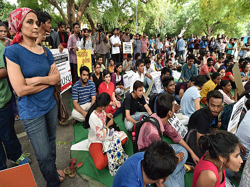 FTII students now plan stir moves around IFFI