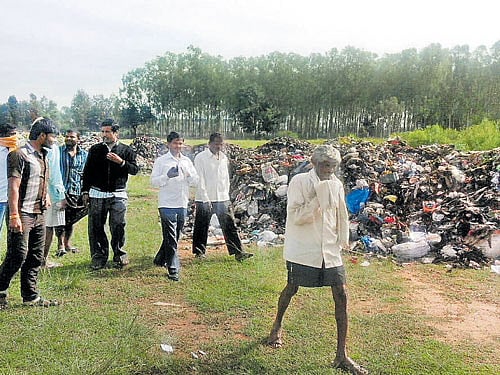 Now, Veerananjipura residents warn of protest against dumping of trash