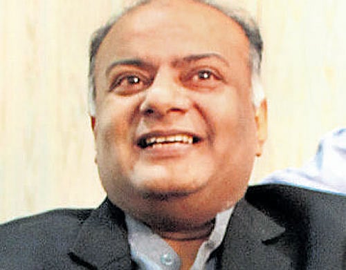 Pakistani patient undergoes hybrid procedure in City