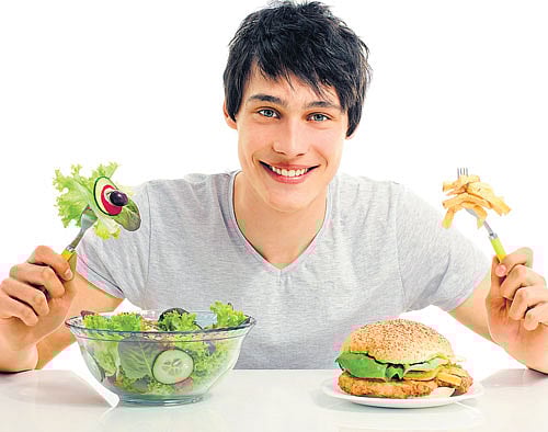 Weekend binge eating as bad as regular junk food diet: study