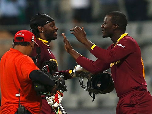 Sammy wins toss, invites Sri Lanka to bat