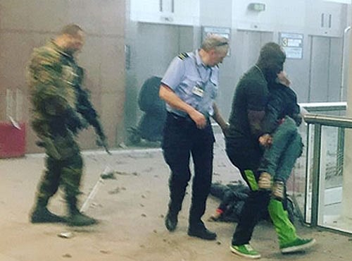 2 Jet Airways crew hurt