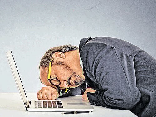 Boring, dirty workplace may affect your brain function: study