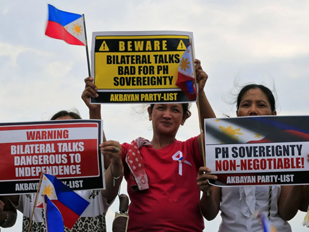 Philippines Welcomes South China Sea Ruling