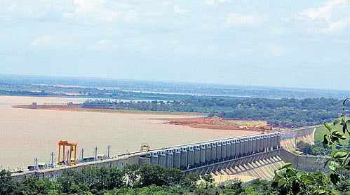Almatti dam gets 2 lakh cusecs water in a day