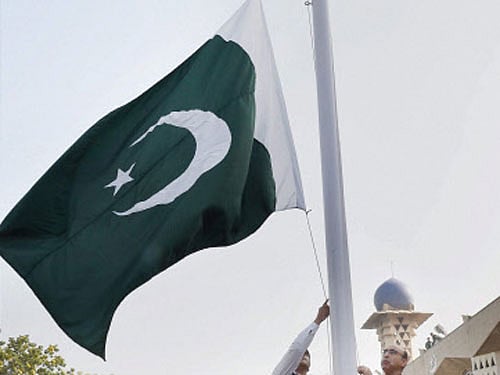 Hoisting of 'Pakistani flag' at a house creates flutter