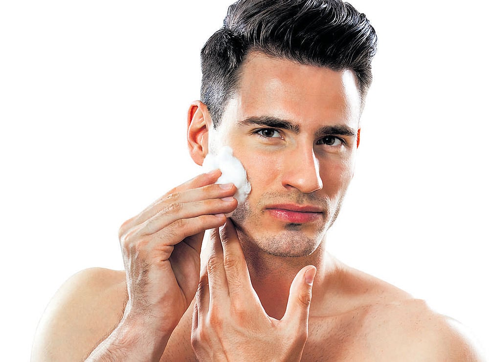 Guys, grab the 'manscara'!