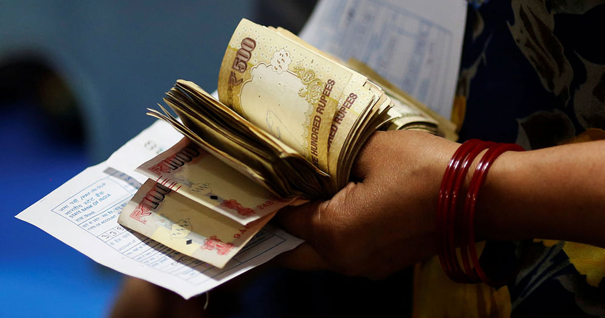 RBI relaxes withdrawal norms, nudges retailers to deposit cash RBI relaxes withdrawal norms, nudges retailers to deposit cash