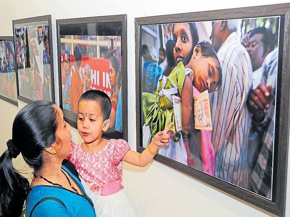 Note ban effect through the eyes of a lensman