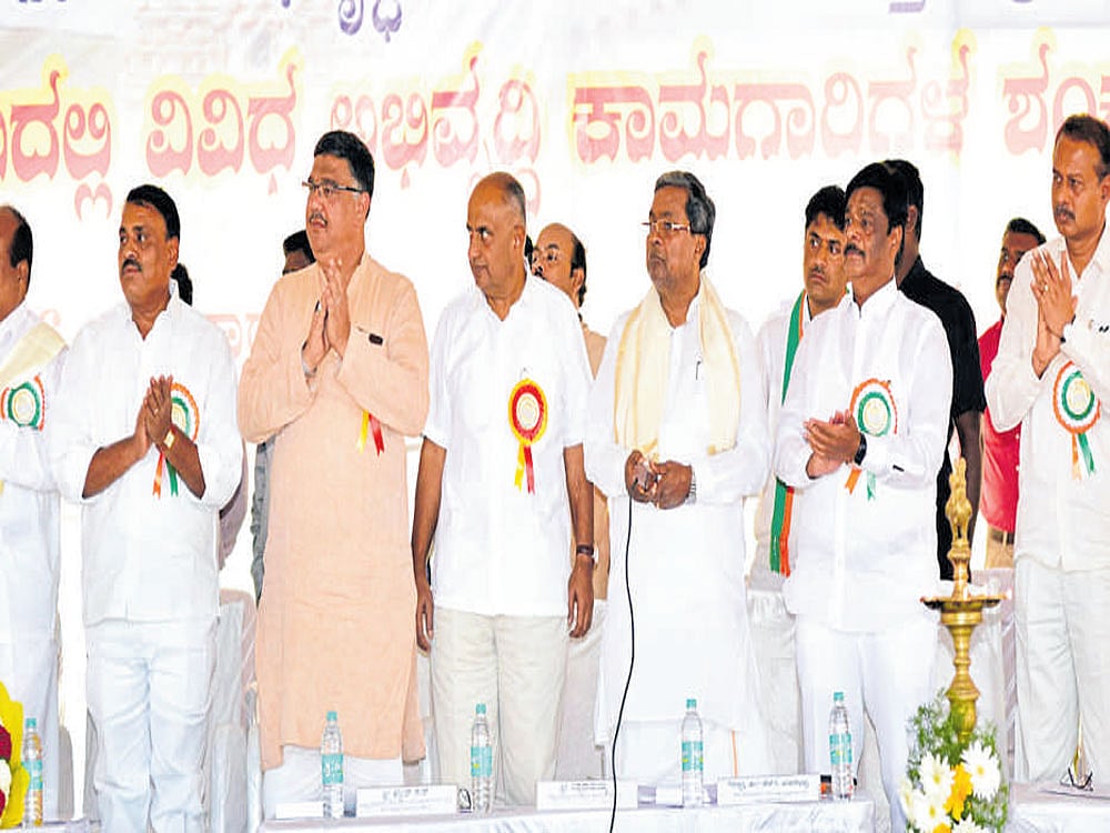 CM continues tirade against Srinivas Prasad