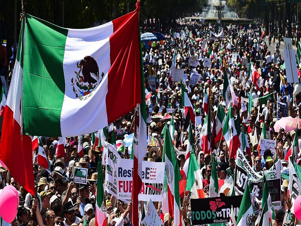 Thousands of Mexicans protest against Trump