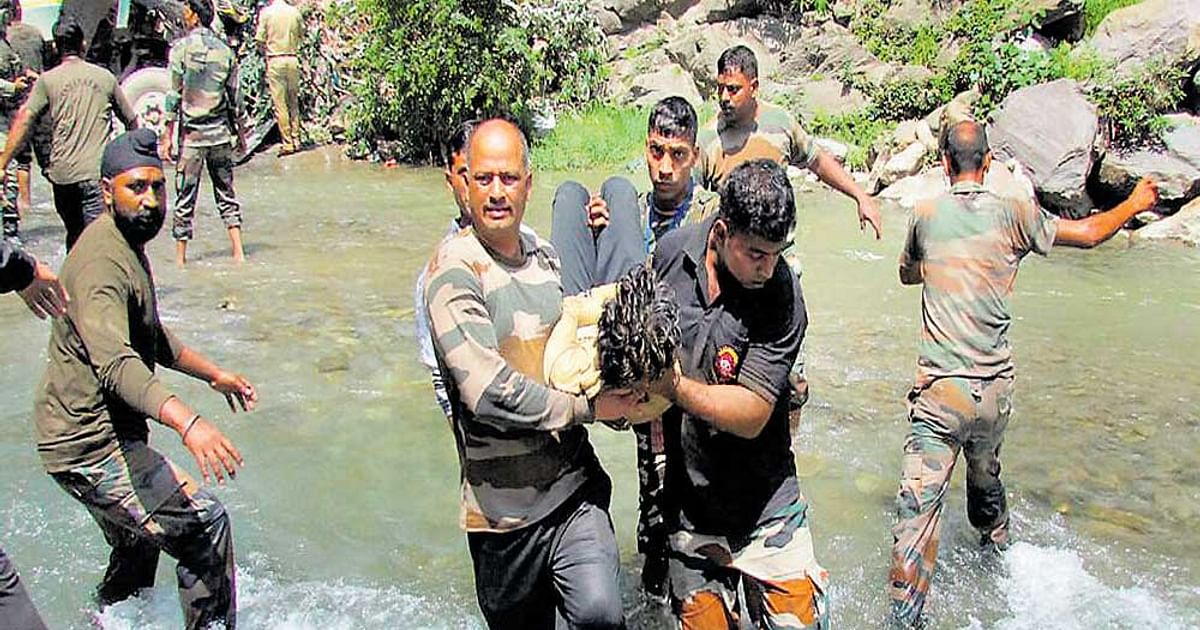 16 Amarnath pilgrims killed 16 Amarnath pilgrims killed