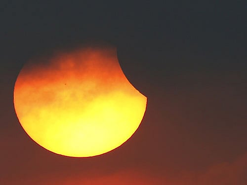 Scientists to chase solar eclipse using NASA jets