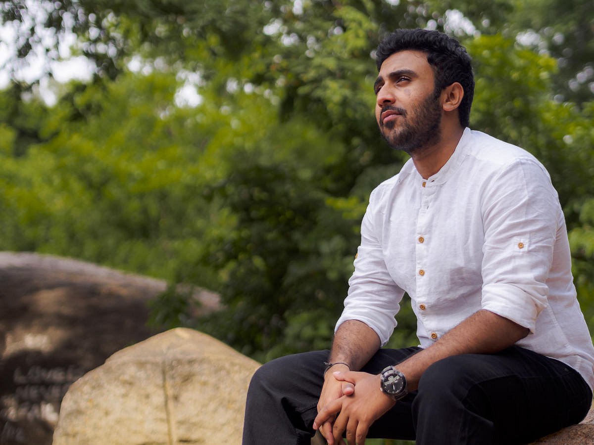 City cops make singer apologise for a song