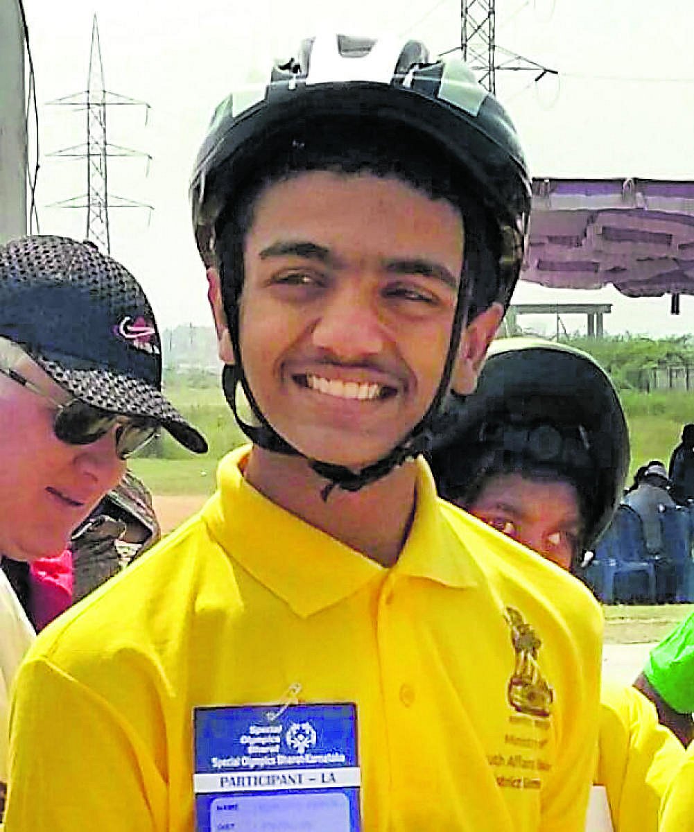 Autistic swimmer wins gold medal in national meet