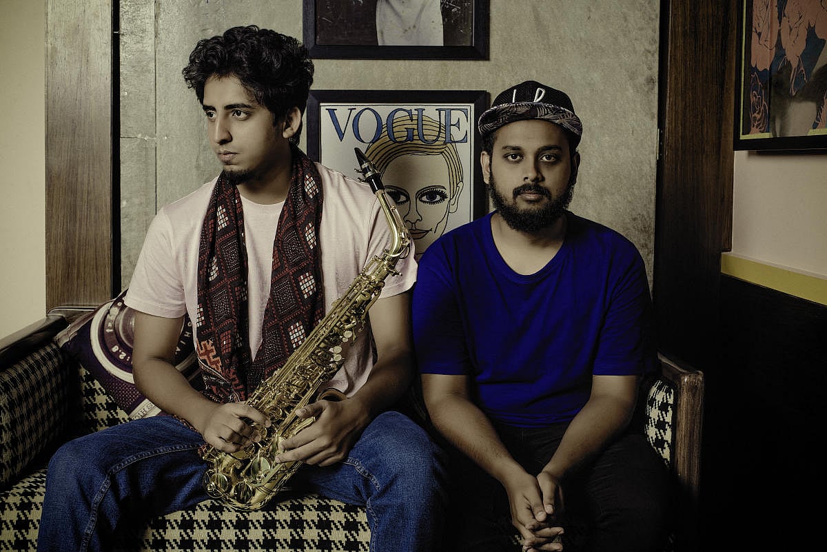 Meet by chance, hits by passion