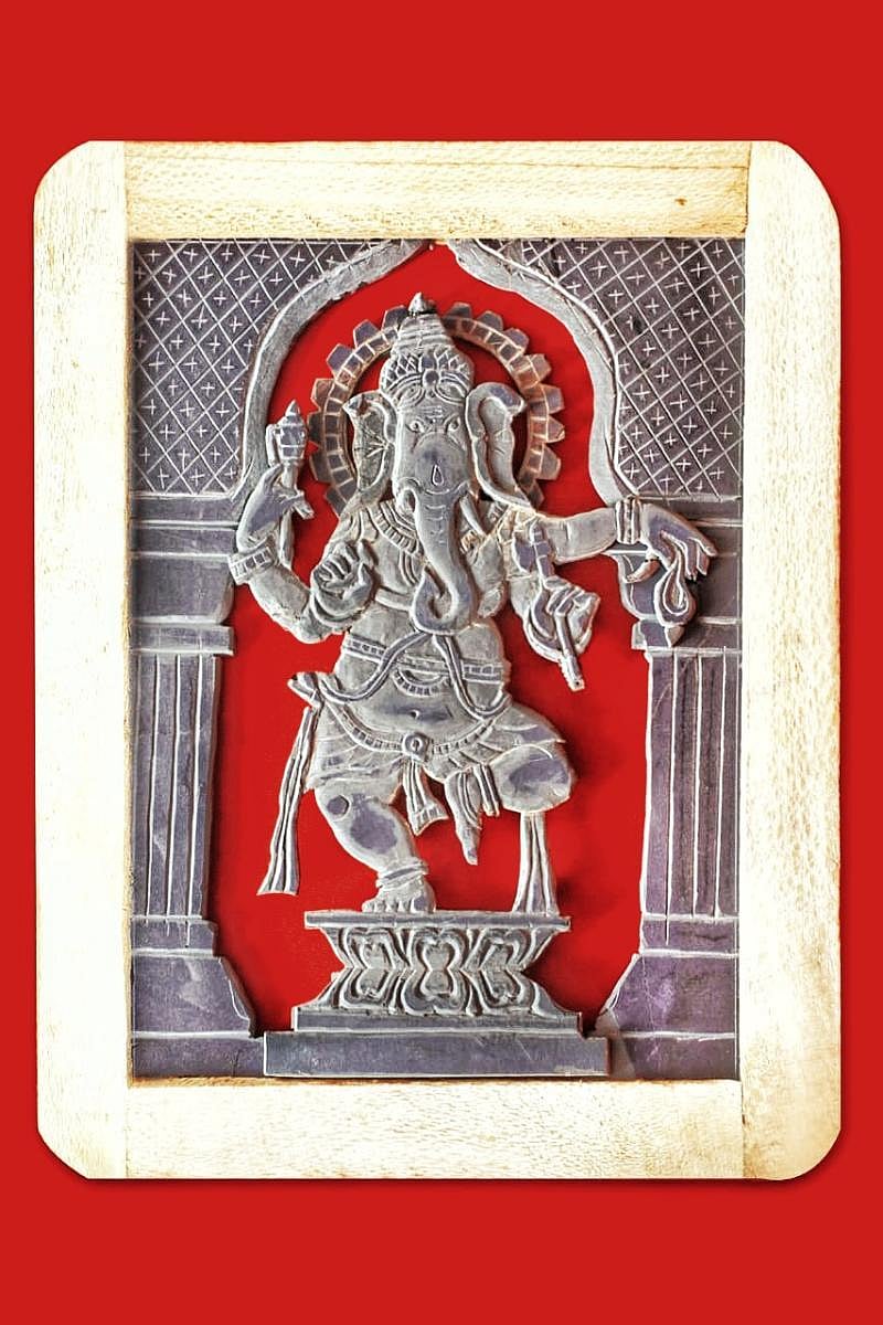 Carving Ganesha on Balapa slate