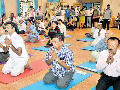 Nimhans director calls on Parkinson's patients to practise yoga