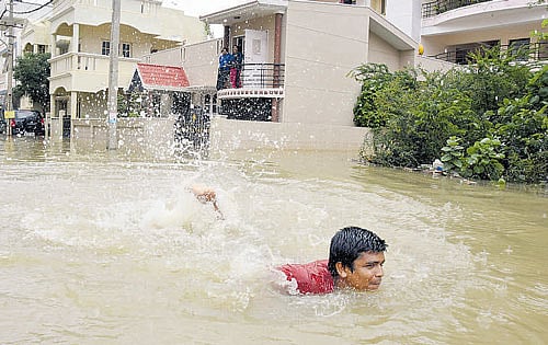 Flooding, rain give rise to fear of epidemic in city