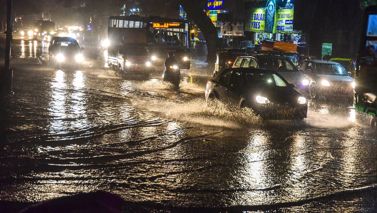 Heavy rain pounds city, roads inundated