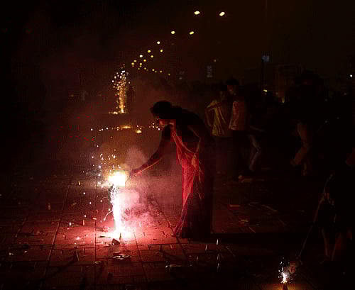 Diwali effect: noise polluion high, air pollution down in Delhi