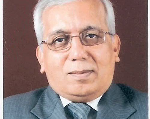 Ex-SP leader knocks at AAP's door