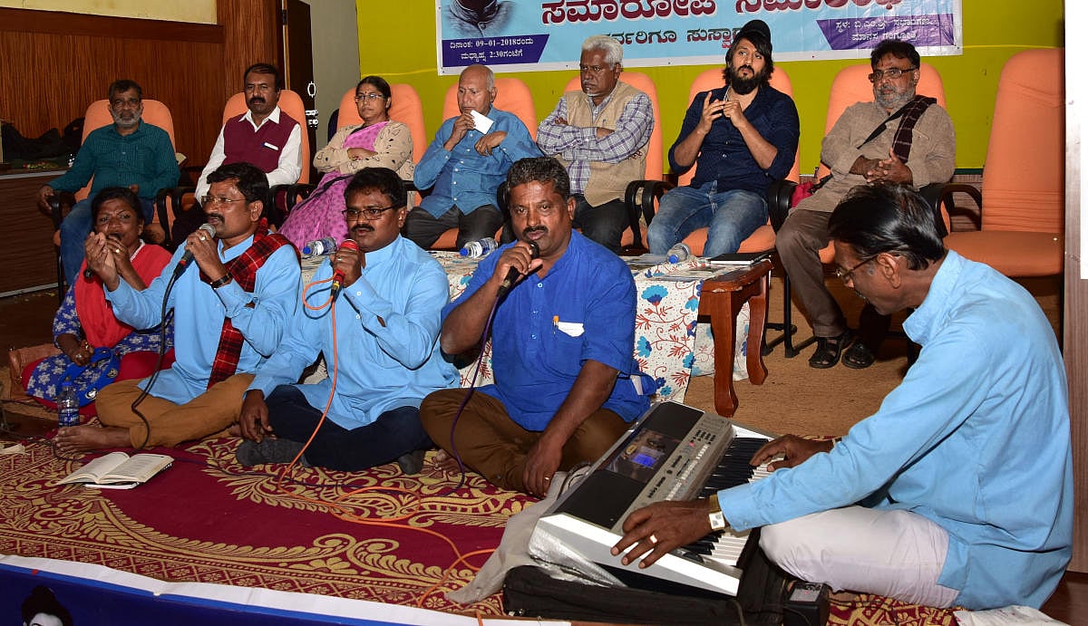 Even Kuvempu may be painted saffron in coming days: NSD chief